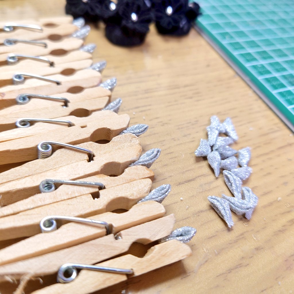 最近の制作風景・・・ | つまみ細工 Cheen（チェーン）